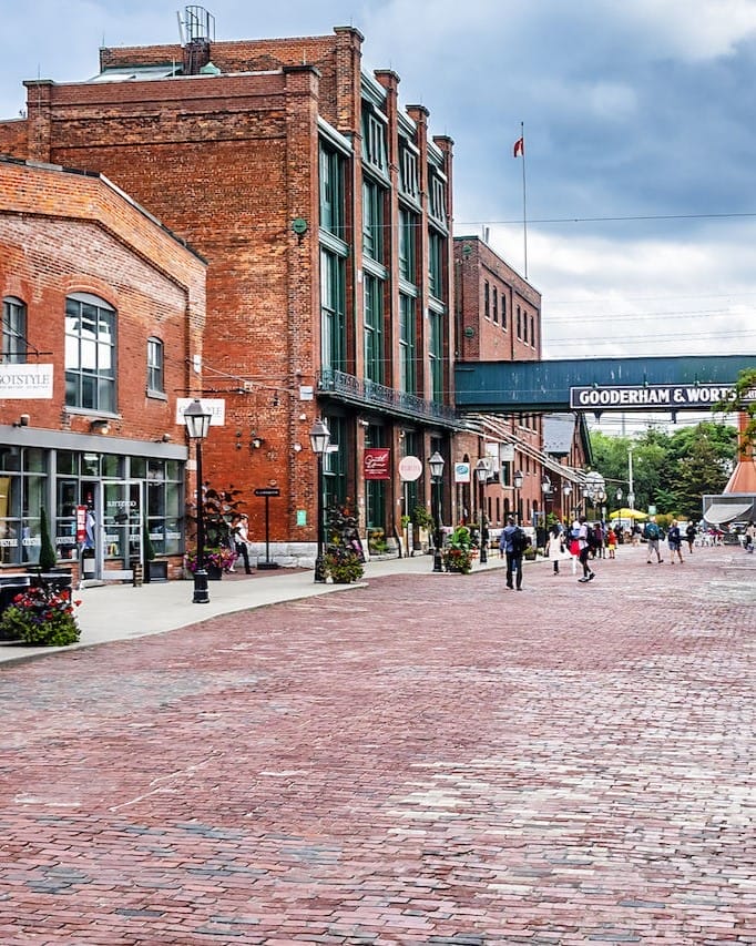 The Best Holiday Light Displays in Toronto 2025: A Guide to the City's ...